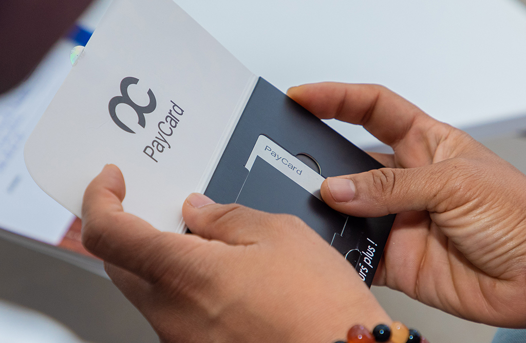 PayCard 01 BAT | Le Lynx - Nouvelles satiriques en provenance de la Guinée