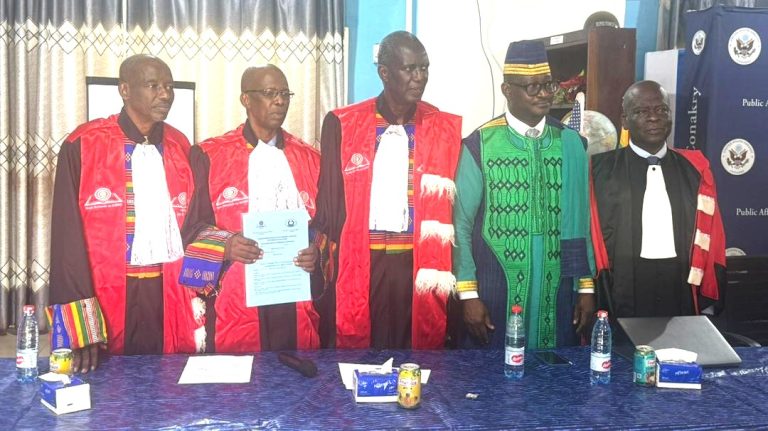 Université de Sonfonia : Maître Hamidou Barry signe son doctorat
